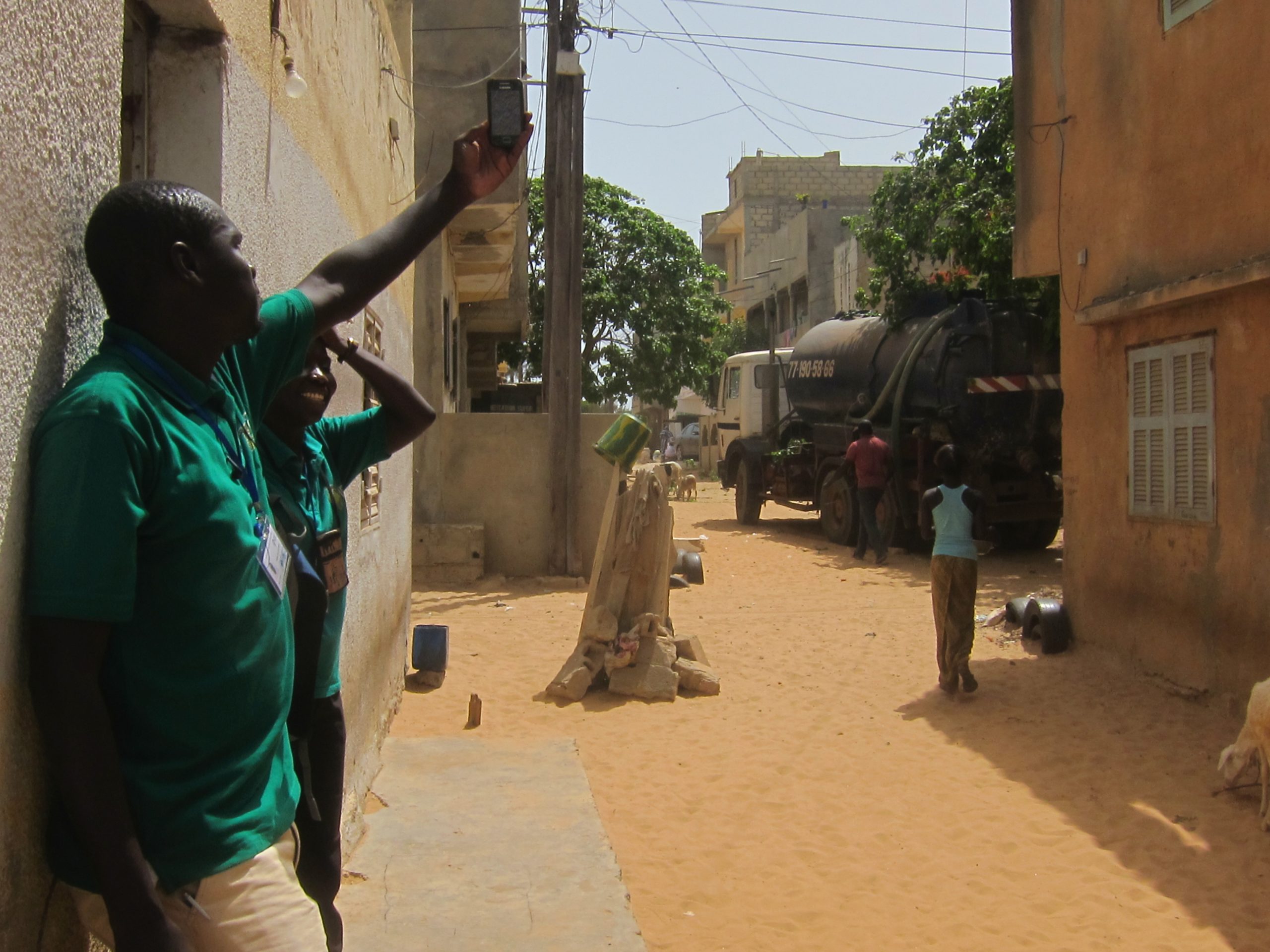 Social networks and urban sanitation decisions in Senegal ...
